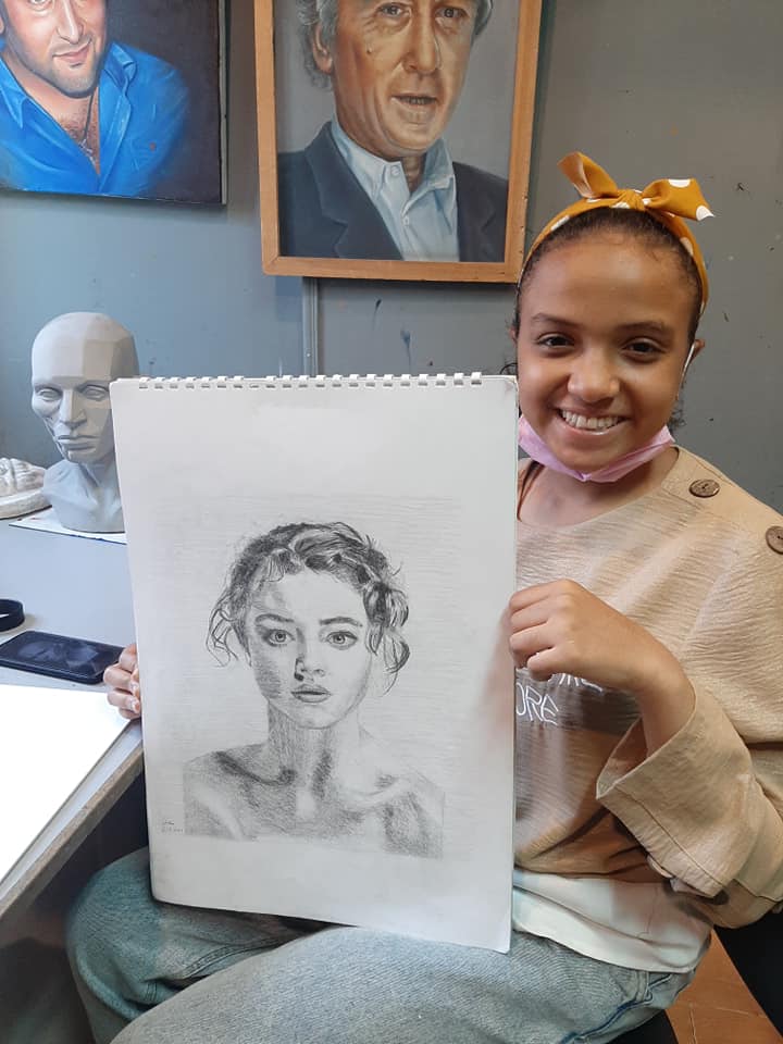 Galileo Art Center | Teenager portrait drawing course 12-15 YEARS